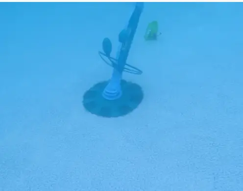 How To Keep Pool Vacuum From Getting Stuck On Ladder - Cleaning Beasts