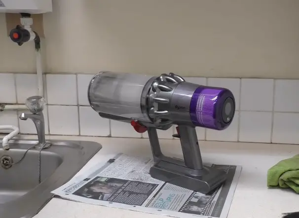 How to Clean Dyson Handheld Vacuum? - Cleaning Beasts