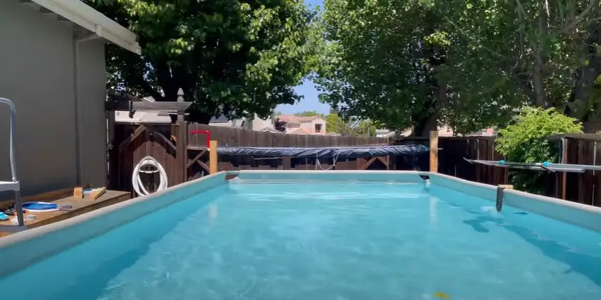 How to Clean an Above Ground Pool Without a Vacuum - Cleaning Beasts